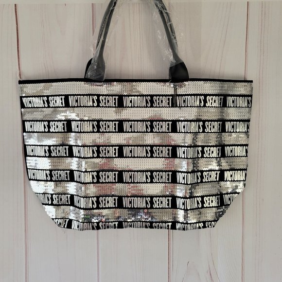 Victoria's Secret | Bags | Nwt Victorias Secret Large Weekendtravel Bag ...